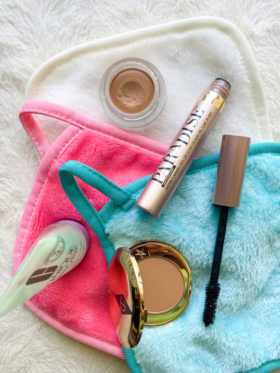 How to pack makeup for carry-on (with TSA-approved makeup products!)